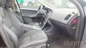 Melns Volvo XC60 2012 Rīga, ar dzinēja tilpumu 2.40 L un nobraukumu 475 tūkst. km par 5800 €, foto 8 vietnē AUTOMOTO.COM.LV