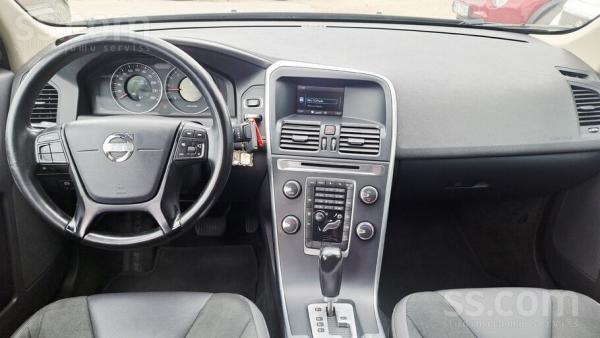 Black Volvo XC60 2012 in Riga, with an engine capacity of 2.40 L and mileage of 475 thousand km for 5800 €, photo 9 on AUTOMOTO.COM.LV