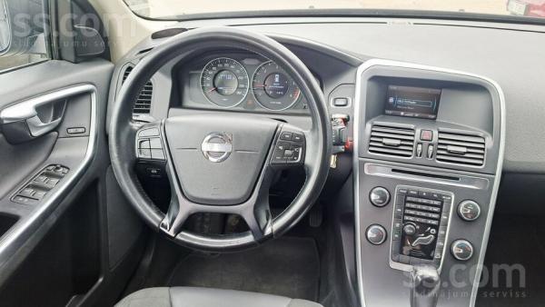 Black Volvo XC60 2012 in Riga, with an engine capacity of 2.40 L and mileage of 475 thousand km for 5800 €, photo 10 on AUTOMOTO.COM.LV