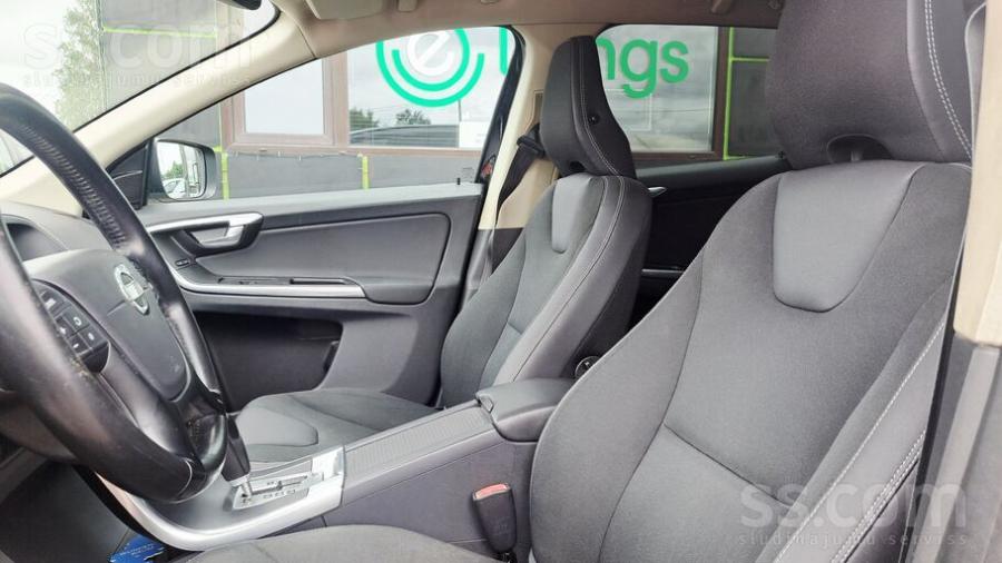 Melns Volvo XC60 2012 Rīga, ar dzinēja tilpumu 2.40 L un nobraukumu 475 tūkst. km par 5800 €, foto 13 vietnē AUTOMOTO.COM.LV