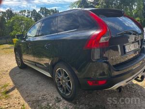 Black Volvo XC60 2012 in Riga, with an engine capacity of 2.40 L and mileage of 265 thousand km for 10500 €, photo 4 on AUTOMOTO.COM.LV