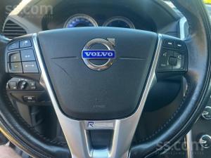 Black Volvo XC60 2012 in Riga, with an engine capacity of 2.40 L and mileage of 265 thousand km for 10500 €, photo 8 on AUTOMOTO.COM.LV