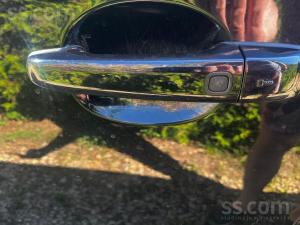 Black Volvo XC60 2012 in Riga, with an engine capacity of 2.40 L and mileage of 265 thousand km for 10500 €, photo 12 on AUTOMOTO.COM.LV