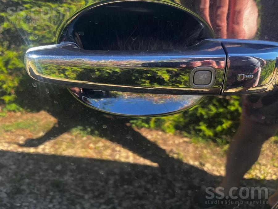 Black Volvo XC60 2012 in Riga, with an engine capacity of 2.40 L and mileage of 265 thousand km for 10500 €, photo 12 on AUTOMOTO.COM.LV