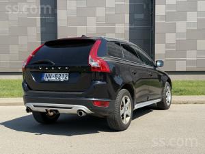 Melns Volvo XC60 2012 Rīga, ar dzinēja tilpumu 2.00 L un nobraukumu 292 tūkst. km par 6400 €, foto 4 vietnē AUTOMOTO.COM.LV