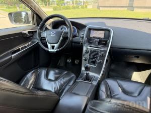 Melns Volvo XC60 2012 Rīga, ar dzinēja tilpumu 2.00 L un nobraukumu 292 tūkst. km par 6400 €, foto 8 vietnē AUTOMOTO.COM.LV