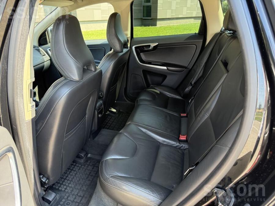 Melns Volvo XC60 2012 Rīga, ar dzinēja tilpumu 2.00 L un nobraukumu 292 tūkst. km par 6400 €, foto 9 vietnē AUTOMOTO.COM.LV