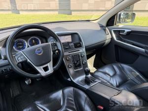 Melns Volvo XC60 2012 Rīga, ar dzinēja tilpumu 2.00 L un nobraukumu 292 tūkst. km par 6400 €, foto 10 vietnē AUTOMOTO.COM.LV