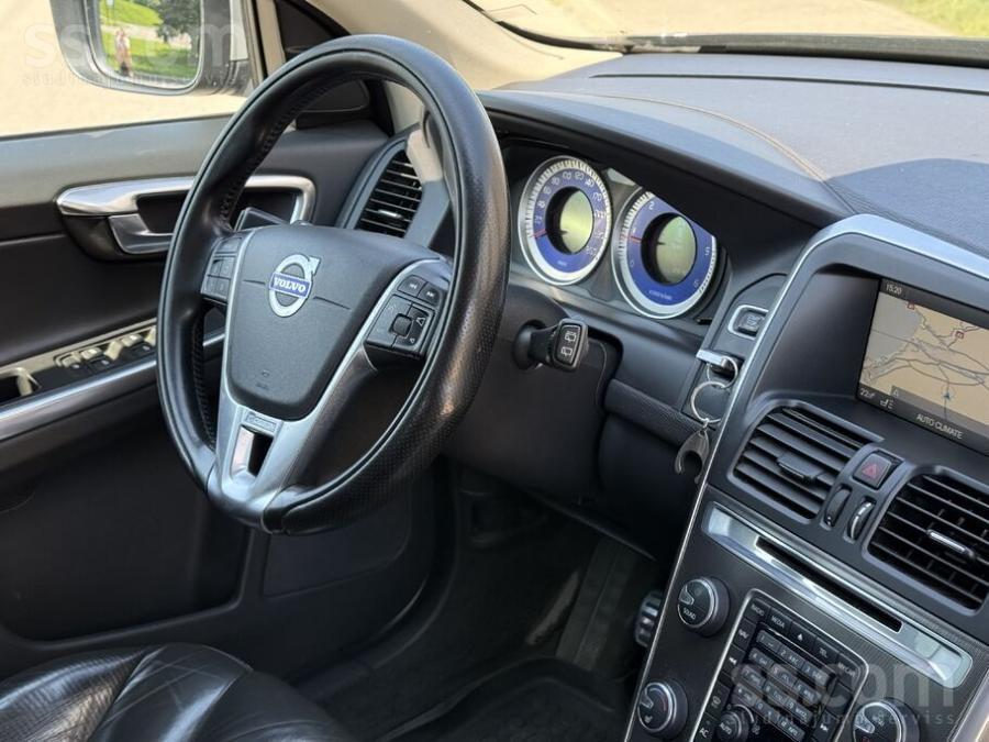 Melns Volvo XC60 2012 Rīga, ar dzinēja tilpumu 2.00 L un nobraukumu 292 tūkst. km par 6400 €, foto 13 vietnē AUTOMOTO.COM.LV
