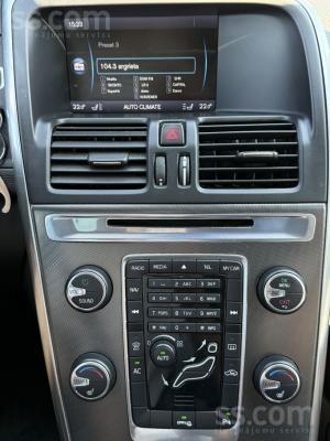 Melns Volvo XC60 2012 Rīga, ar dzinēja tilpumu 2.00 L un nobraukumu 292 tūkst. km par 6400 €, foto 17 vietnē AUTOMOTO.COM.LV
