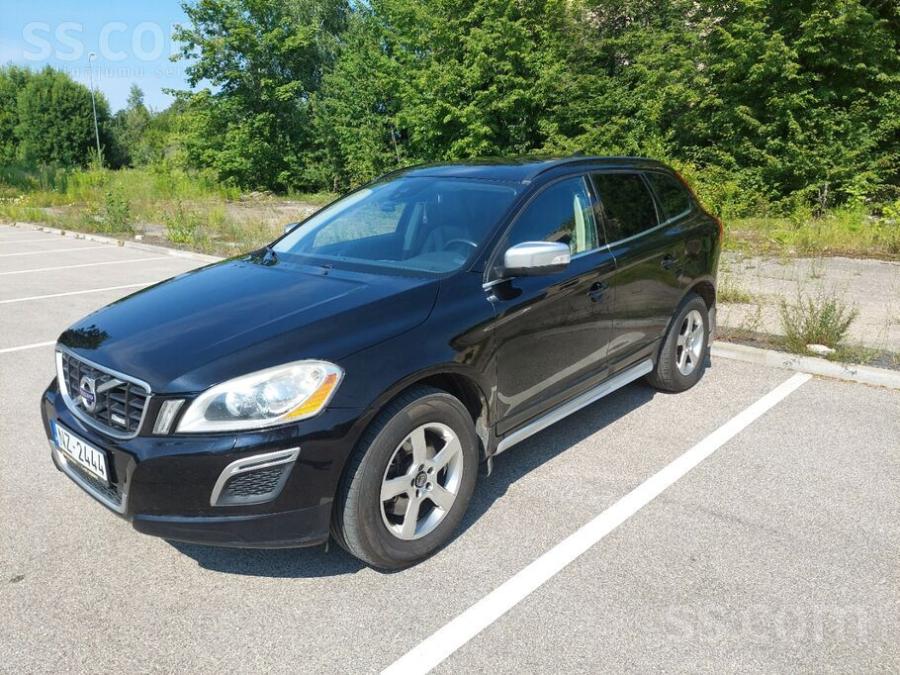 Melns Volvo XC60 2012 Daugavpils, ar dzinēja tilpumu 2.00 L un nobraukumu 368 tūkst. km par 7350 €, foto 1 vietnē AUTOMOTO.COM.LV