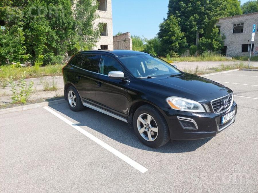 Melns Volvo XC60 2012 Daugavpils, ar dzinēja tilpumu 2.00 L un nobraukumu 368 tūkst. km par 7350 €, foto 5 vietnē AUTOMOTO.COM.LV