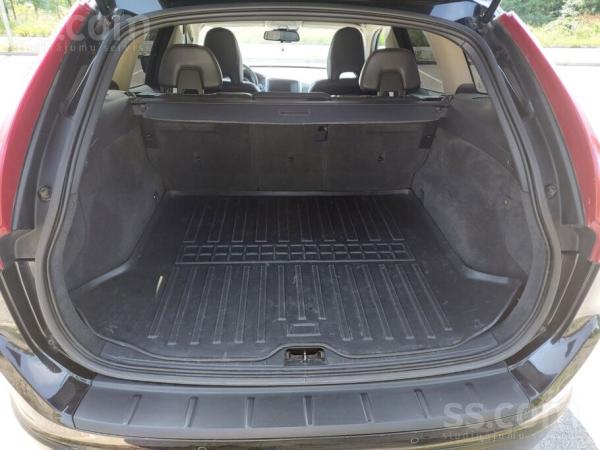 Melns Volvo XC60 2012 Daugavpils, ar dzinēja tilpumu 2.00 L un nobraukumu 368 tūkst. km par 7350 €, foto 8 vietnē AUTOMOTO.COM.LV