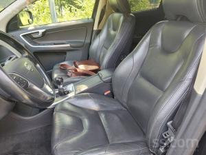Melns Volvo XC60 2012 Daugavpils, ar dzinēja tilpumu 2.00 L un nobraukumu 368 tūkst. km par 7350 €, foto 16 vietnē AUTOMOTO.COM.LV
