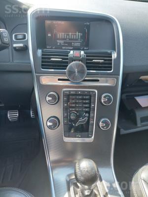 Melns Volvo XC60 2012 Daugavpils, ar dzinēja tilpumu 2.00 L un nobraukumu 368 tūkst. km par 7350 €, foto 17 vietnē AUTOMOTO.COM.LV