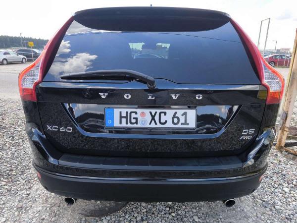 Black Volvo XC60 2012 in Vilnius, with an engine capacity of 2.40 L and mileage of 215 thousand km for 9800 €, photo 7 on AUTOMOTO.COM.LV