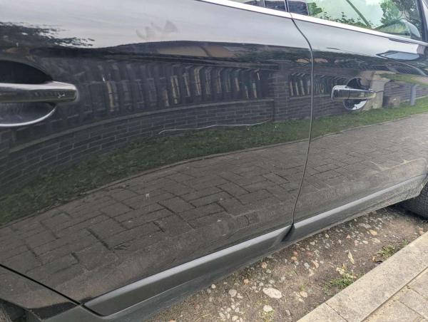 Black Volvo XC60 2012 in Klaipeda, with an engine capacity of 1.98 L and mileage of 299 thousand km for 8450 €, photo 8 on AUTOMOTO.COM.LV