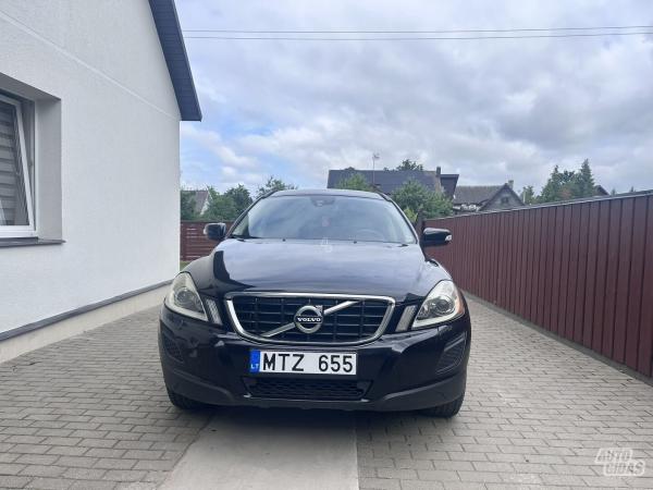 Black Volvo XC60 2012 in Vilnius, with an engine capacity of 2.40 L and mileage of 342 thousand km for 7200 €, photo 2 on AUTOMOTO.COM.LV