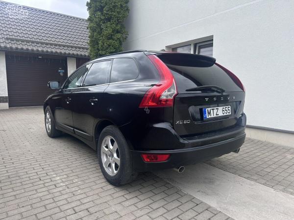 Black Volvo XC60 2012 in Vilnius, with an engine capacity of 2.40 L and mileage of 342 thousand km for 7200 €, photo 4 on AUTOMOTO.COM.LV