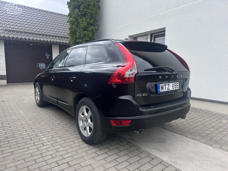 Black Volvo XC60 2012 in Vilnius, with an engine capacity of 2.40 L and mileage of 342 thousand km for 7200 €, photo 5 on AUTOMOTO.COM.LV