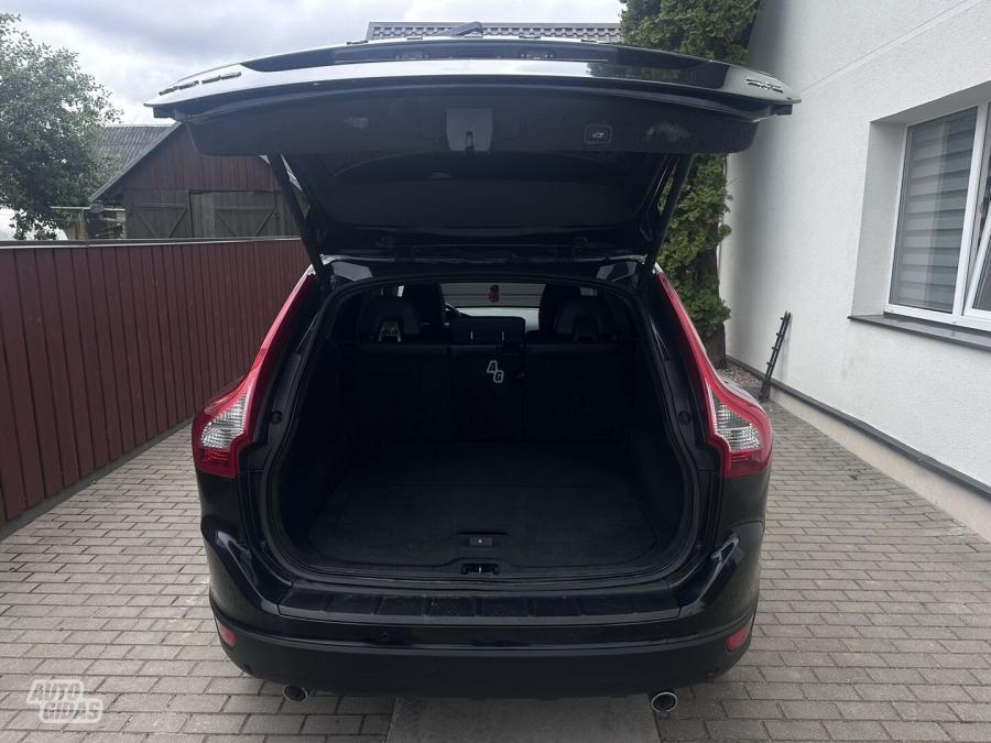 Black Volvo XC60 2012 in Vilnius, with an engine capacity of 2.40 L and mileage of 342 thousand km for 7200 €, photo 7 on AUTOMOTO.COM.LV