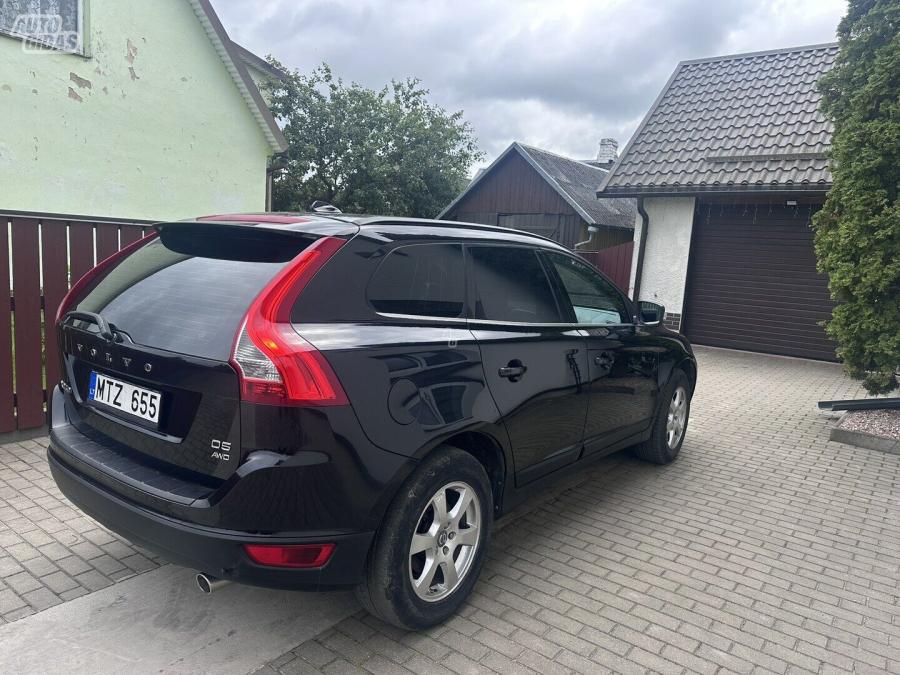 Black Volvo XC60 2012 in Vilnius, with an engine capacity of 2.40 L and mileage of 342 thousand km for 7200 €, photo 8 on AUTOMOTO.COM.LV