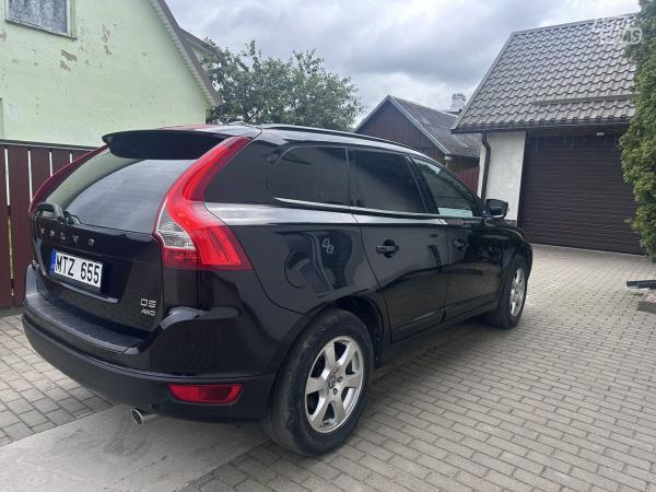 Black Volvo XC60 2012 in Vilnius, with an engine capacity of 2.40 L and mileage of 342 thousand km for 7200 €, photo 9 on AUTOMOTO.COM.LV