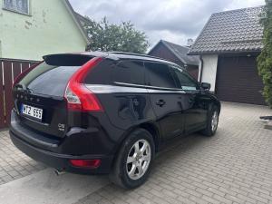 Black Volvo XC60 2012 in Vilnius, with an engine capacity of 2.40 L and mileage of 342 thousand km for 7200 €, photo 10 on AUTOMOTO.COM.LV