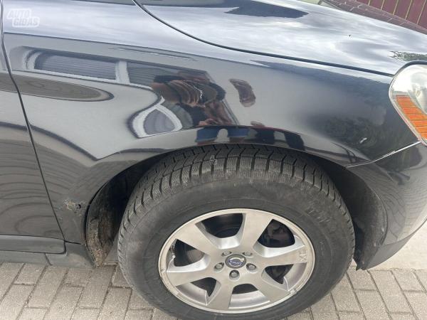 Black Volvo XC60 2012 in Vilnius, with an engine capacity of 2.40 L and mileage of 342 thousand km for 7200 €, photo 10 on AUTOMOTO.COM.LV