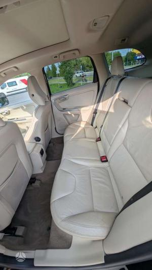Melns Volvo XC60 2012 Kauņa, ar dzinēja tilpumu 3.19 L un nobraukumu 235 tūkst. km par 8500 €, foto 17 vietnē AUTOMOTO.COM.LV