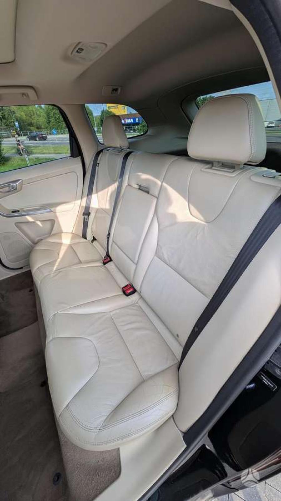 Melns Volvo XC60 2012 Kauņa, ar dzinēja tilpumu 3.19 L un nobraukumu 235 tūkst. km par 8500 €, foto 18 vietnē AUTOMOTO.COM.LV