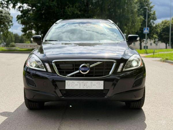 Melns Volvo XC60 2012 Prienai, ar dzinēja tilpumu 2.40 L un nobraukumu 275 tūkst. km par 11700 €, foto 2 vietnē AUTOMOTO.COM.LV