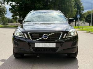 Melns Volvo XC60 2012 Prienai, ar dzinēja tilpumu 2.40 L un nobraukumu 275 tūkst. km par 11700 €, foto 3 vietnē AUTOMOTO.COM.LV