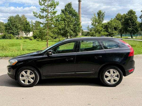 Melns Volvo XC60 2012 Prienai, ar dzinēja tilpumu 2.40 L un nobraukumu 275 tūkst. km par 11700 €, foto 4 vietnē AUTOMOTO.COM.LV