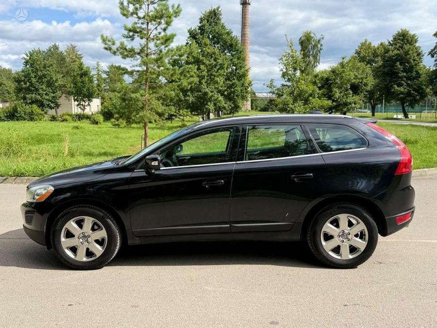 Melns Volvo XC60 2012 Prienai, ar dzinēja tilpumu 2.40 L un nobraukumu 275 tūkst. km par 11700 €, foto 5 vietnē AUTOMOTO.COM.LV
