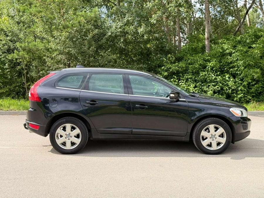 Melns Volvo XC60 2012 Prienai, ar dzinēja tilpumu 2.40 L un nobraukumu 275 tūkst. km par 11700 €, foto 6 vietnē AUTOMOTO.COM.LV