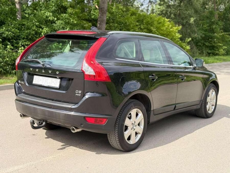 Melns Volvo XC60 2012 Prienai, ar dzinēja tilpumu 2.40 L un nobraukumu 275 tūkst. km par 11700 €, foto 7 vietnē AUTOMOTO.COM.LV