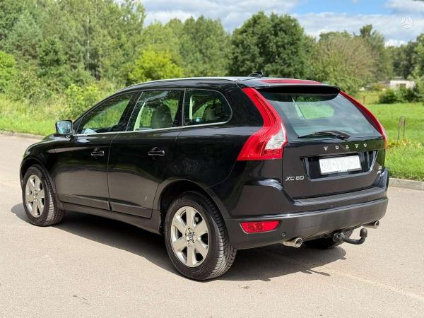 Melns Volvo XC60 2012 Prienai, ar dzinēja tilpumu 2.40 L un nobraukumu 275 tūkst. km par 11700 €, foto 7 vietnē AUTOMOTO.COM.LV
