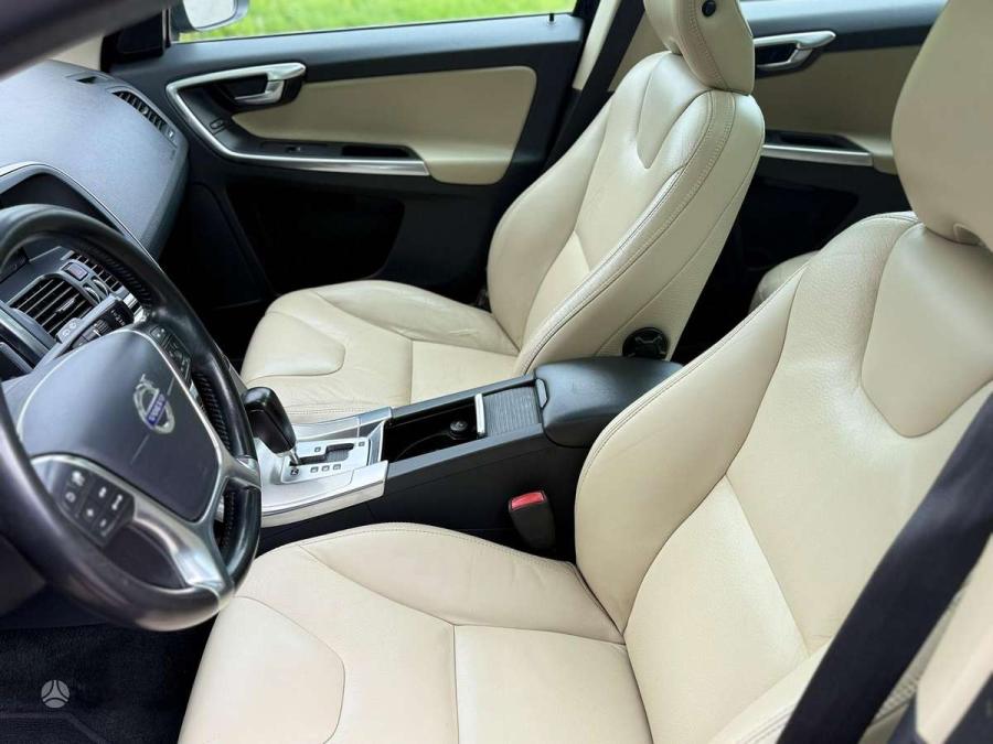 Melns Volvo XC60 2012 Prienai, ar dzinēja tilpumu 2.40 L un nobraukumu 275 tūkst. km par 11700 €, foto 11 vietnē AUTOMOTO.COM.LV