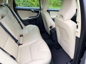 Melns Volvo XC60 2012 Prienai, ar dzinēja tilpumu 2.40 L un nobraukumu 275 tūkst. km par 11700 €, foto 14 vietnē AUTOMOTO.COM.LV