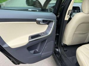 Melns Volvo XC60 2012 Prienai, ar dzinēja tilpumu 2.40 L un nobraukumu 275 tūkst. km par 11700 €, foto 17 vietnē AUTOMOTO.COM.LV