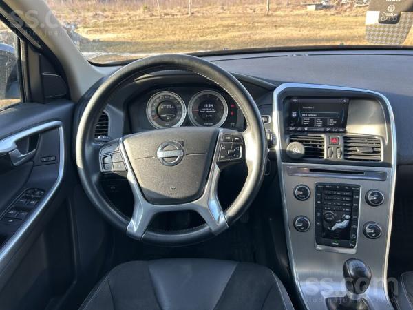 Black Volvo XC60 2012 in Gulbene, with an engine capacity of 2.40 L and mileage of 333 thousand km for 7000 €, photo 8 on AUTOMOTO.COM.LV