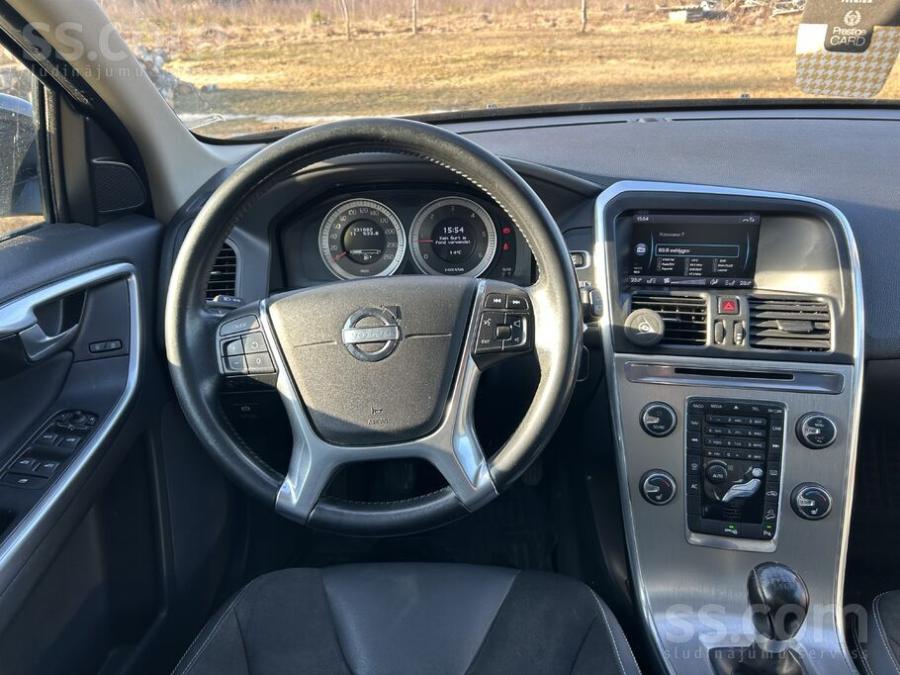 Melns Volvo XC60 2012 Gulbene, ar dzinēja tilpumu 2.40 L un nobraukumu 333 tūkst. km par 7000 €, foto 9 vietnē AUTOMOTO.COM.LV