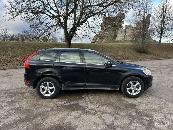 Black Volvo XC60 2012 in Kaunas, with an engine capacity of 3.00 L and mileage of 420 thousand km for 4100 €, photo 4 on AUTOMOTO.COM.LV