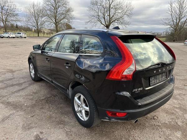 Black Volvo XC60 2012 in Kaunas, with an engine capacity of 3.00 L and mileage of 420 thousand km for 4100 €, photo 7 on AUTOMOTO.COM.LV