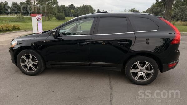Melns Volvo XC60 2012 Jelgava, ar dzinēja tilpumu 2.40 L un nobraukumu 410 tūkst. km par 7200 €, foto 3 vietnē AUTOMOTO.COM.LV
