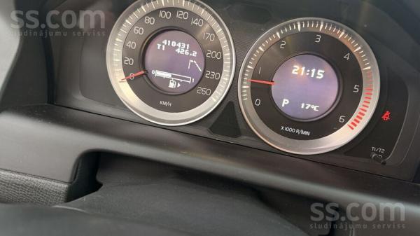 Melns Volvo XC60 2012 Jelgava, ar dzinēja tilpumu 2.40 L un nobraukumu 410 tūkst. km par 7200 €, foto 5 vietnē AUTOMOTO.COM.LV