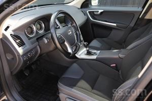 Black Volvo XC60 2012 in Tukums, with an engine capacity of 2.40 L and mileage of 193 thousand km for 10490 €, photo 10 on AUTOMOTO.COM.LV