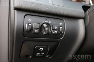 Black Volvo XC60 2012 in Tukums, with an engine capacity of 2.40 L and mileage of 193 thousand km for 10490 €, photo 16 on AUTOMOTO.COM.LV