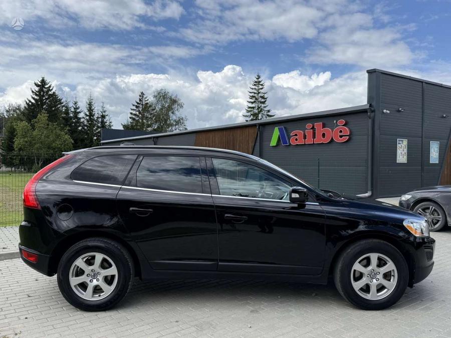 Black Volvo XC60 2012 in Taurage, with an engine capacity of 1.98 L and mileage of 282 thousand km for 7900 €, photo 5 on AUTOMOTO.COM.LV